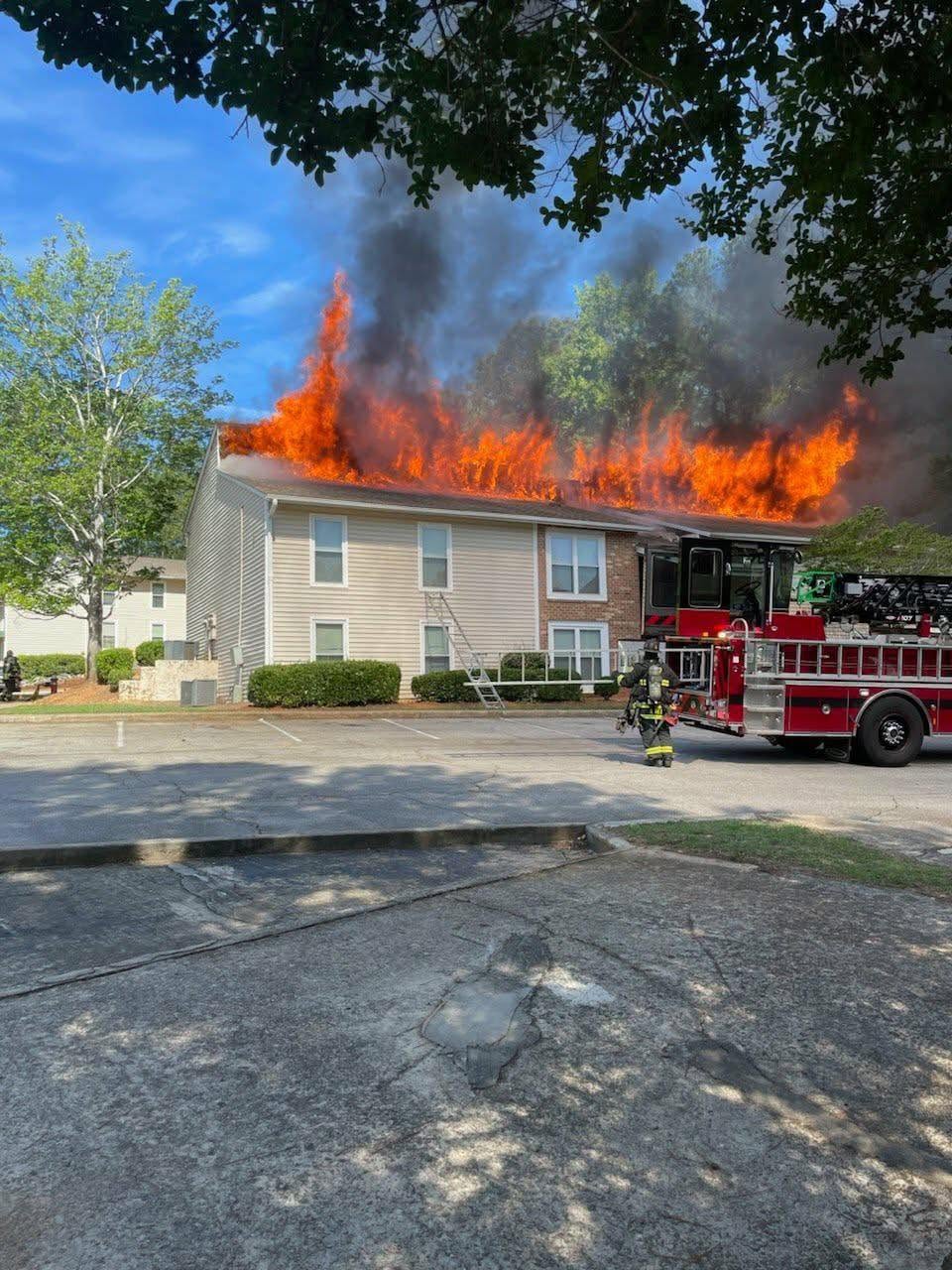 "B" Shift Responds to Residential Structure Fire - Irmo Fire District